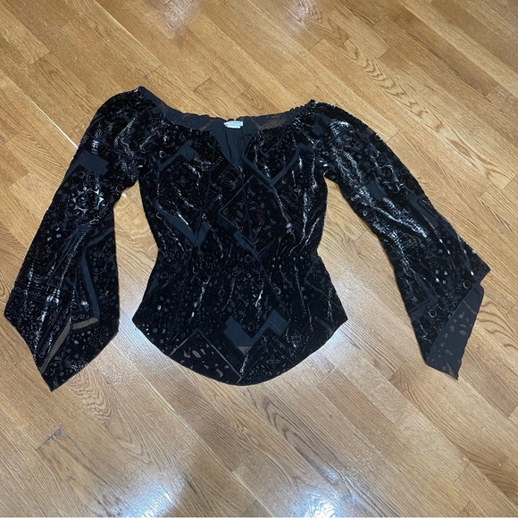 Sharagano | Tops | Stunning Burnt Velvet Blouse With Flowy Sleeves ...